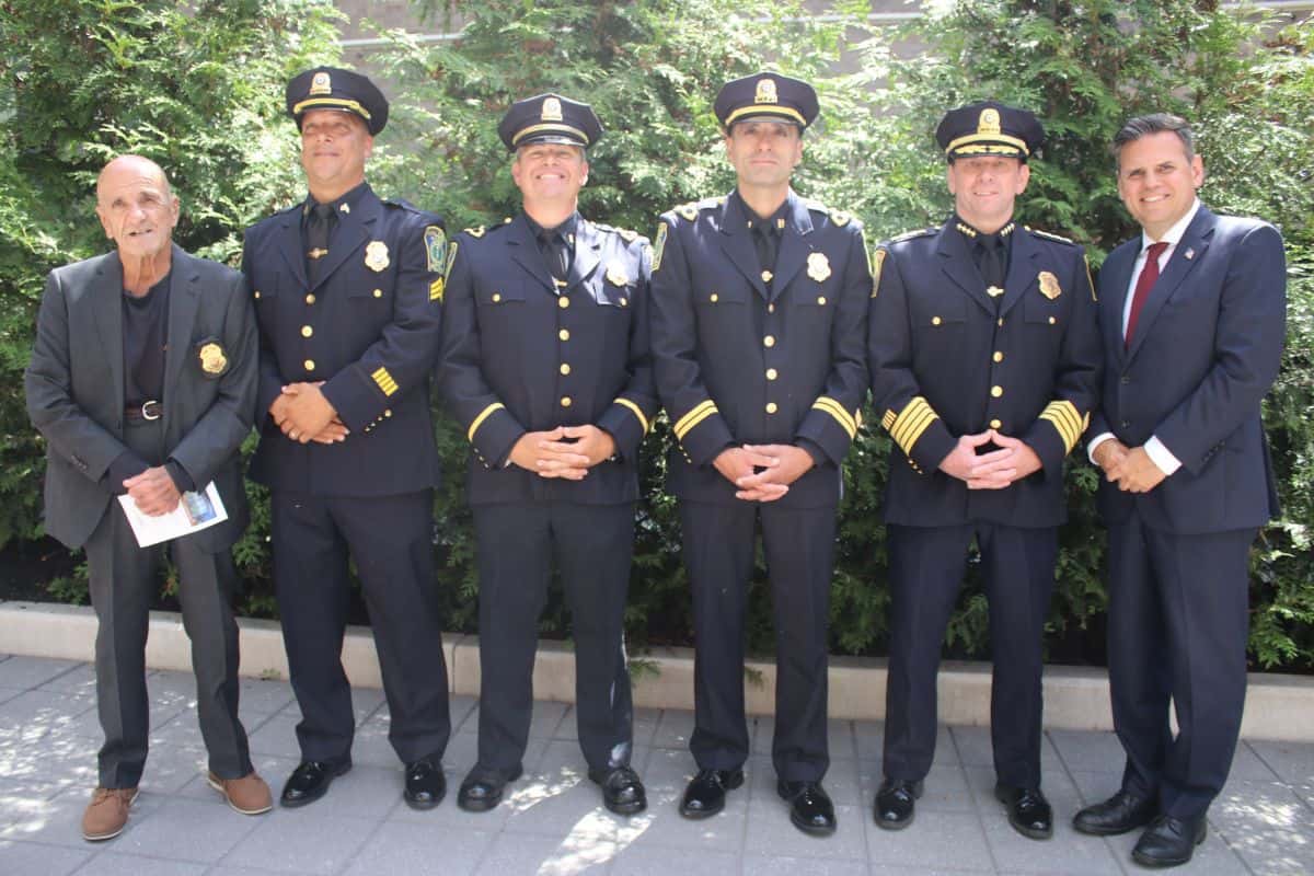 Police Chief, Captain, Lieutenant and Sergeant take oaths of office ...
