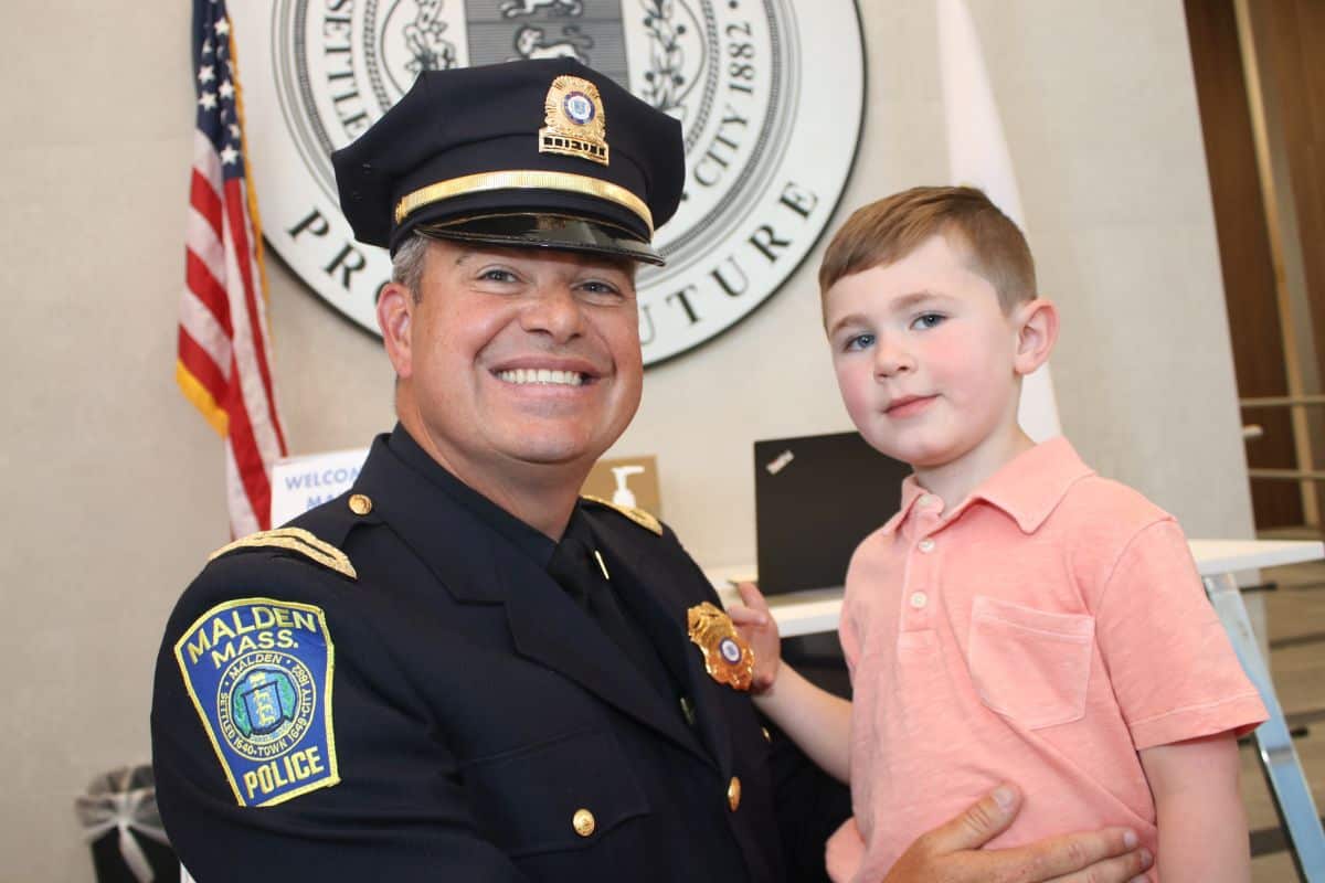 Police Chief, Captain, Lieutenant and Sergeant take oaths of office ...