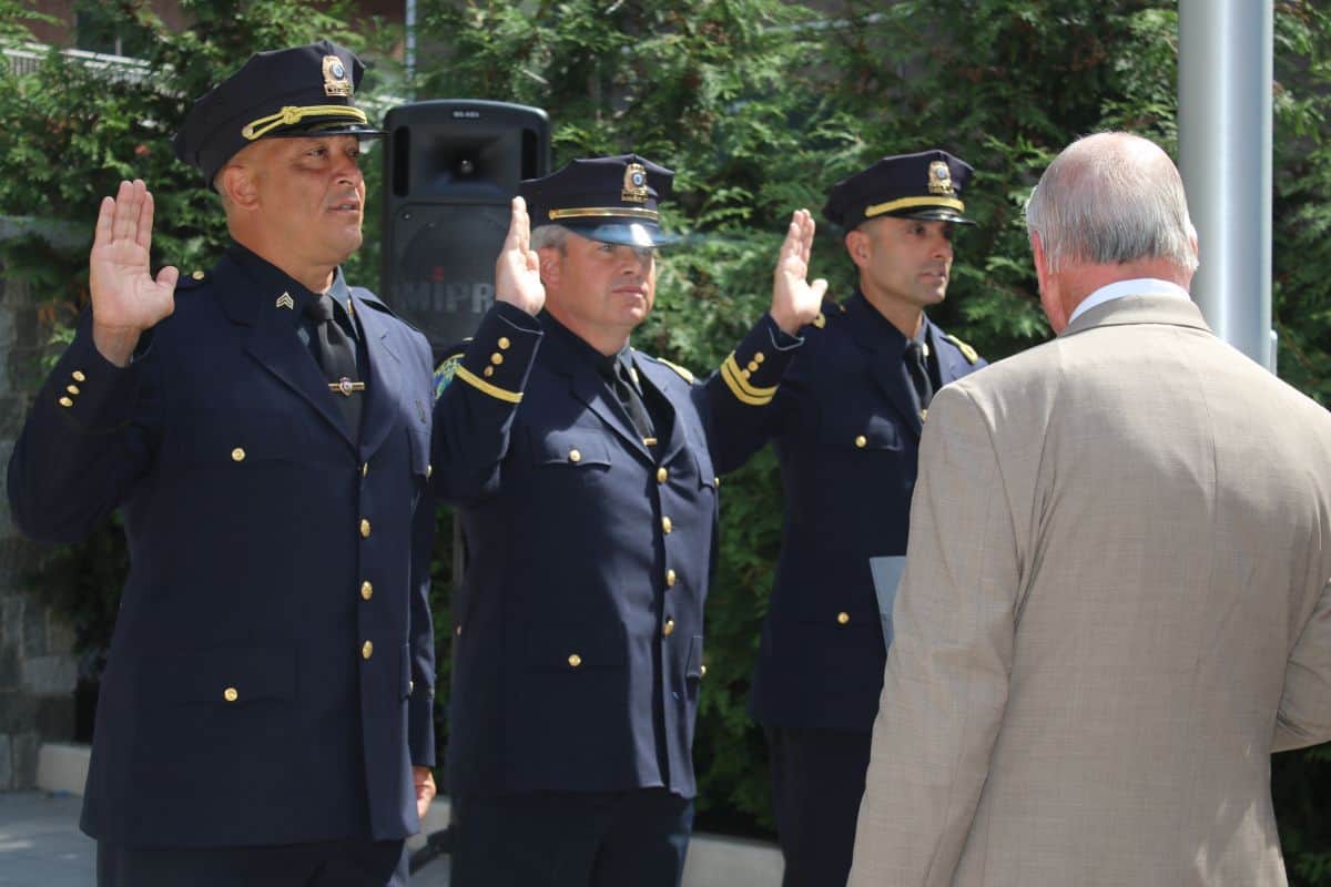 Police Chief, Captain, Lieutenant and Sergeant take oaths of office ...